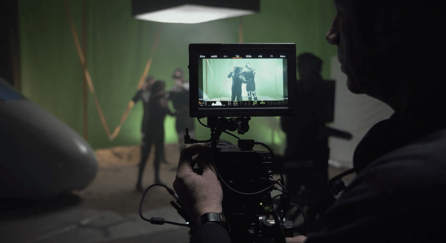 How to Use Green Screen Backgrounds in Your Video Content - Best Video ...