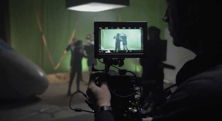 How to Use Green Screen Backgrounds in Your Video Content - Best Video ...